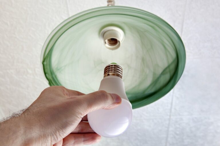 25 Ways to Make Your Home More Sustainable - sustainablelifeideas.com