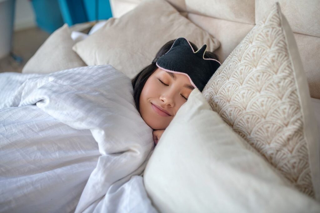 15 Tips to Sleep Better - sustainablelifeideas.com
